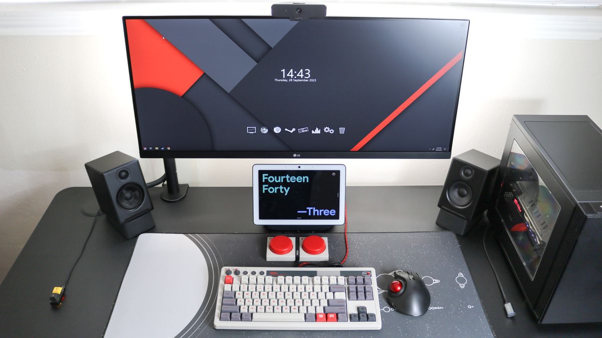I used this NES-style mechanical keyboard for a week — and it’s great ...