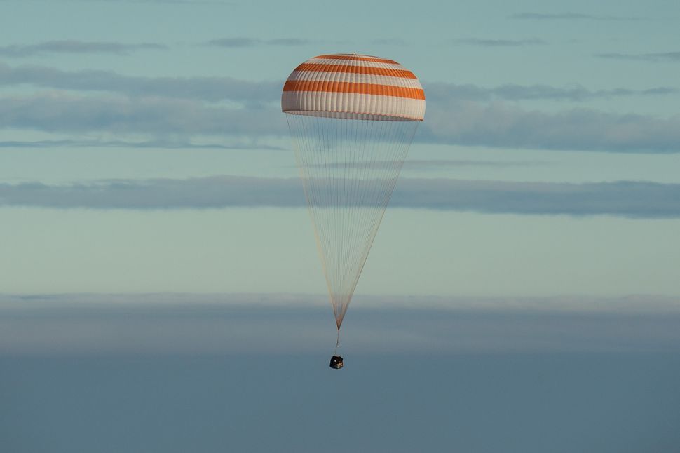 Soyuz Landing Photos: Expedition 49 Returns to Earth | Space