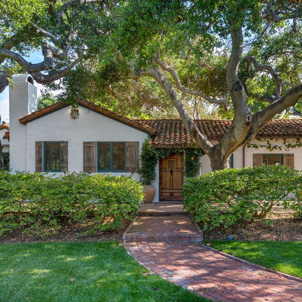 See inside Oprah Winfrey's house, bought from her neighbour Jeff ...
