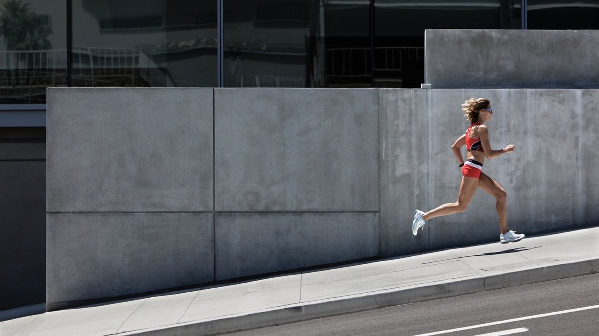 An expert guide to running a half marathon including training plan ...