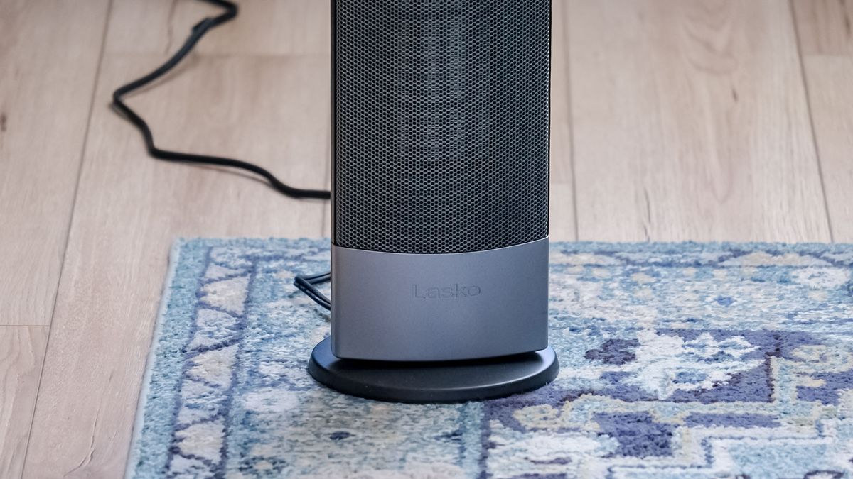 Lasko Ellipse CT18950 Ceramic Tower Space Heater | Tom's Guide