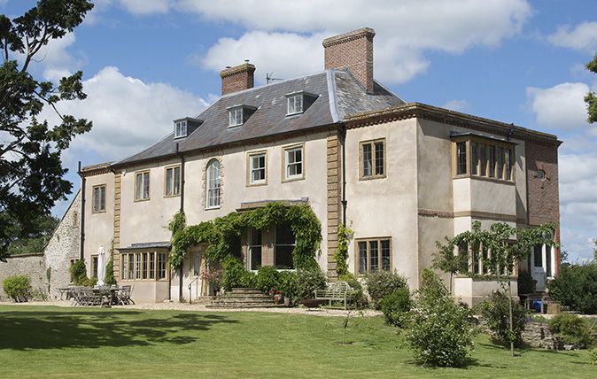 The quintessential Georgian farmhouse owned by a make-up artist to the ...