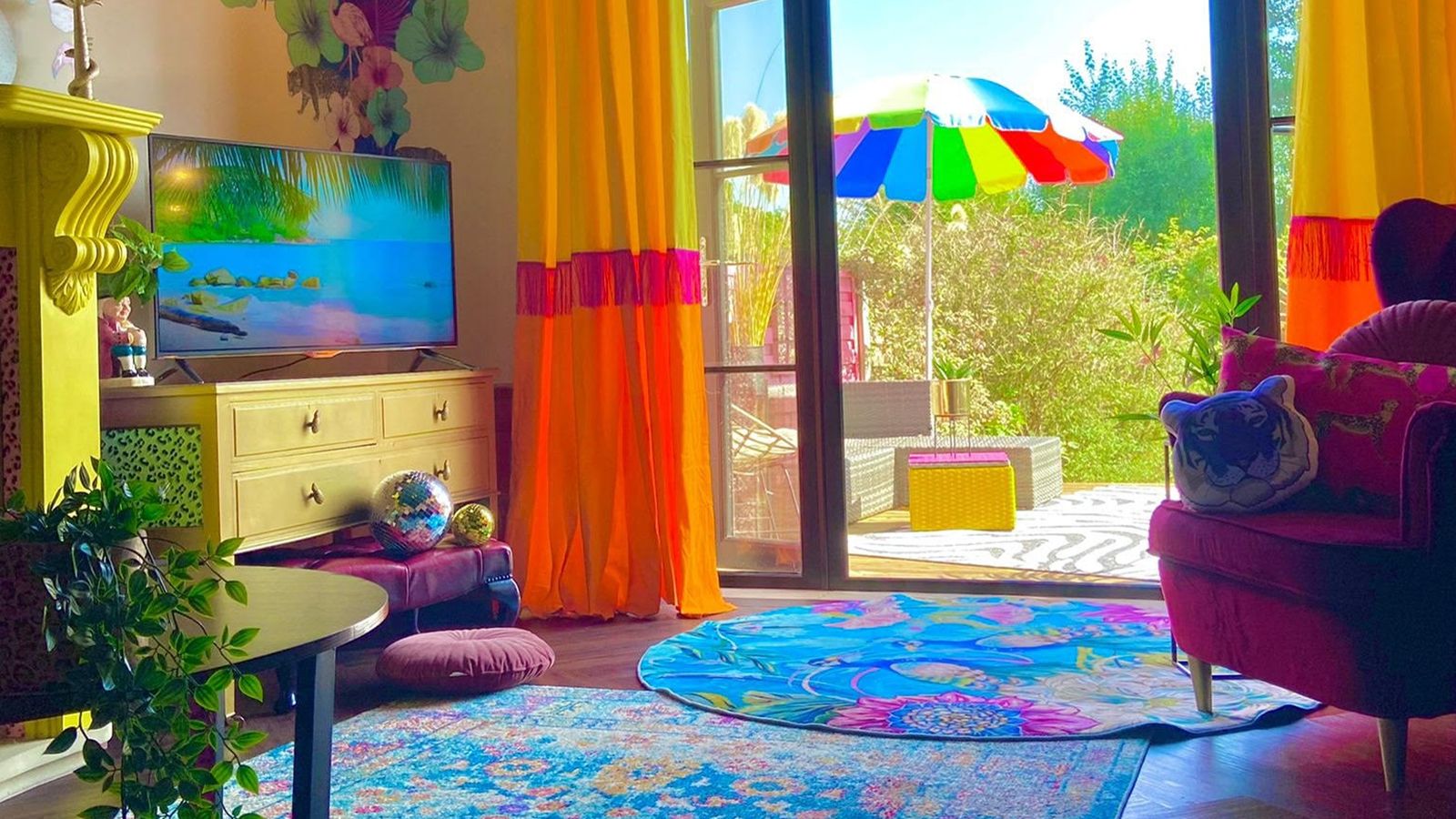 This budget home transformation is a masterclass in colorful maximalism ...