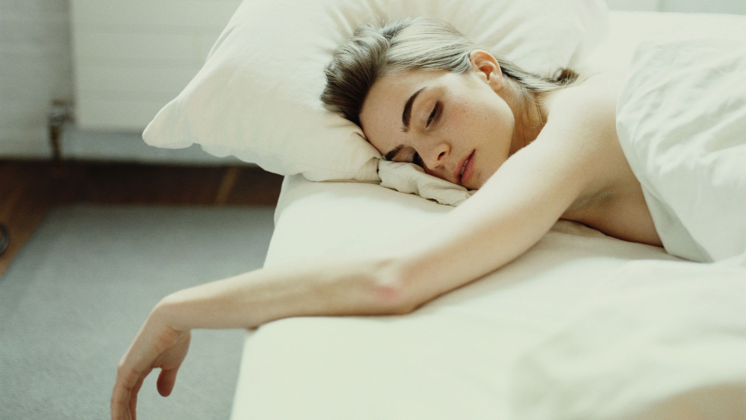 How to Fall Asleep Faster and Sleep Better - 5 Expert Tips for Falling ...
