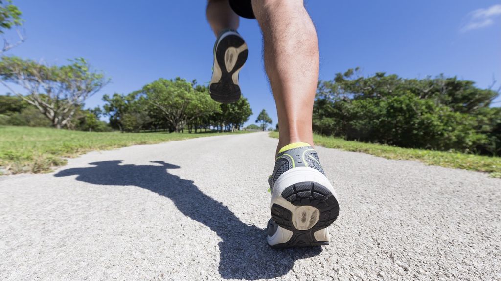 9 road running safety tips | Advnture