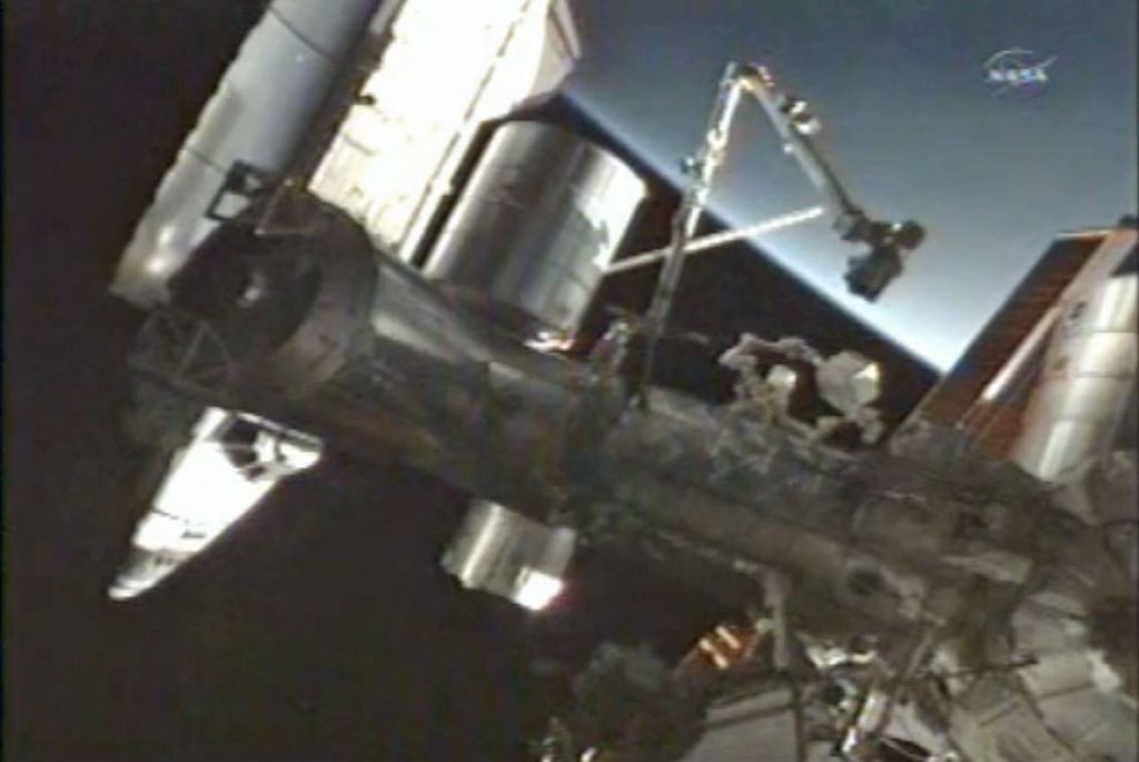 Space Shuttle Computer Failure Wakes Sleeping Astronauts | Space