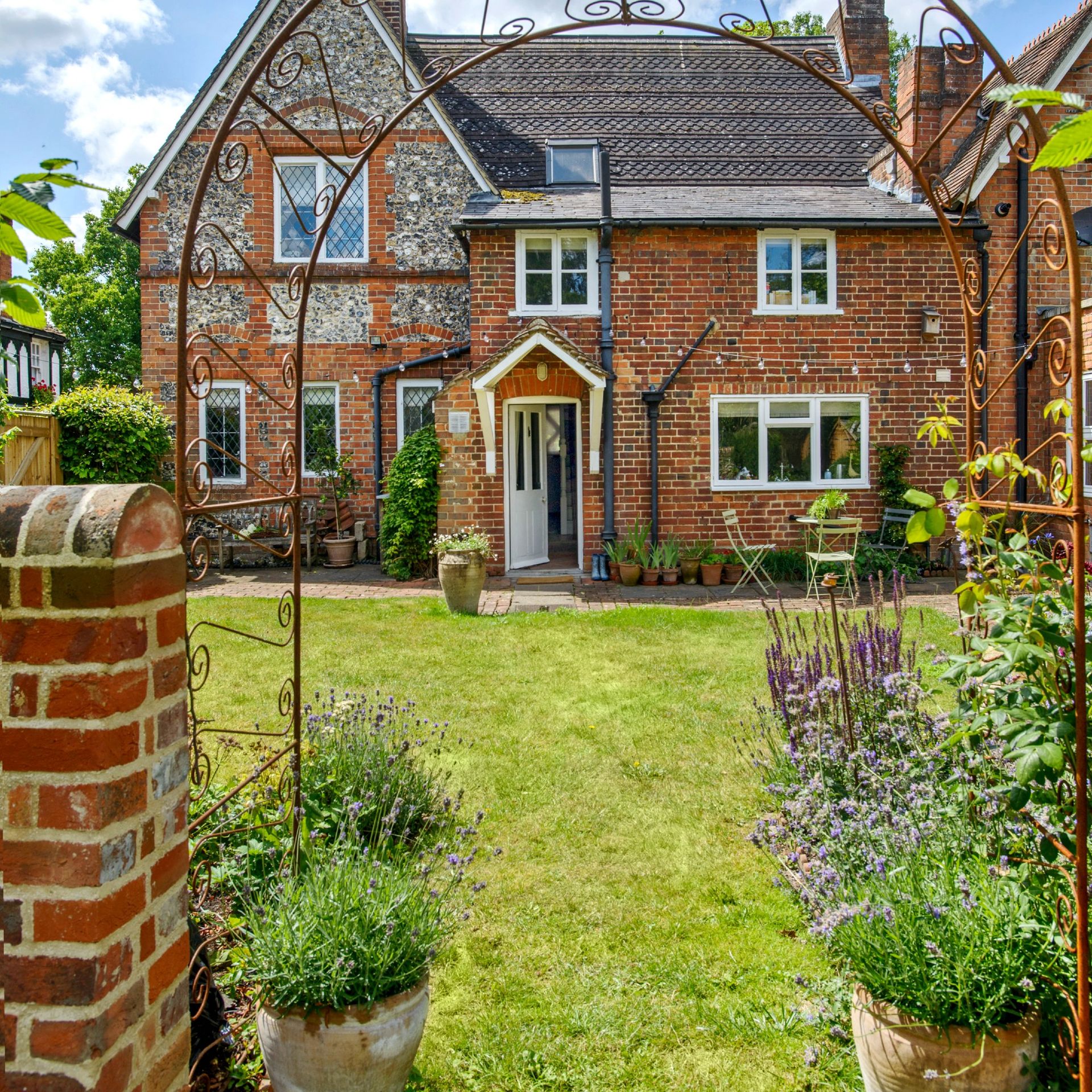 How to get rid of weeds in a lawn - your two options | Ideal Home