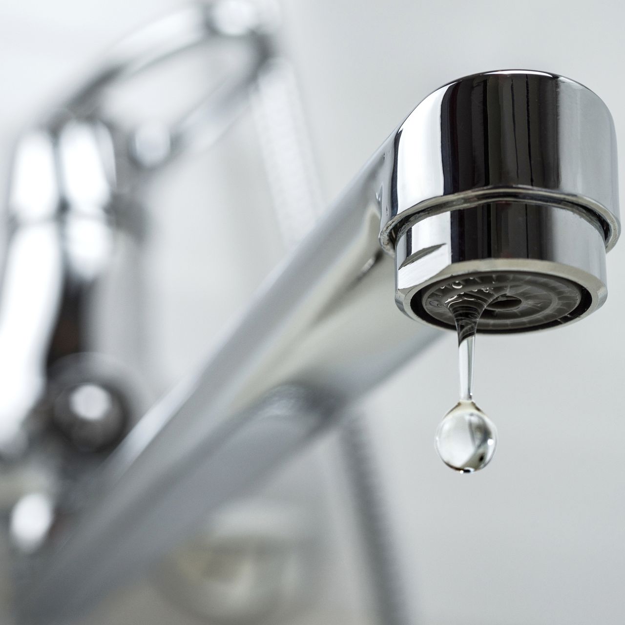 How to fix a dripping tap - easy steps to fix a leaky tap | Ideal Home