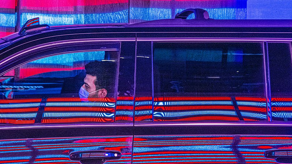 Understanding Street Photography by Bryan Peterson: the human condition ...