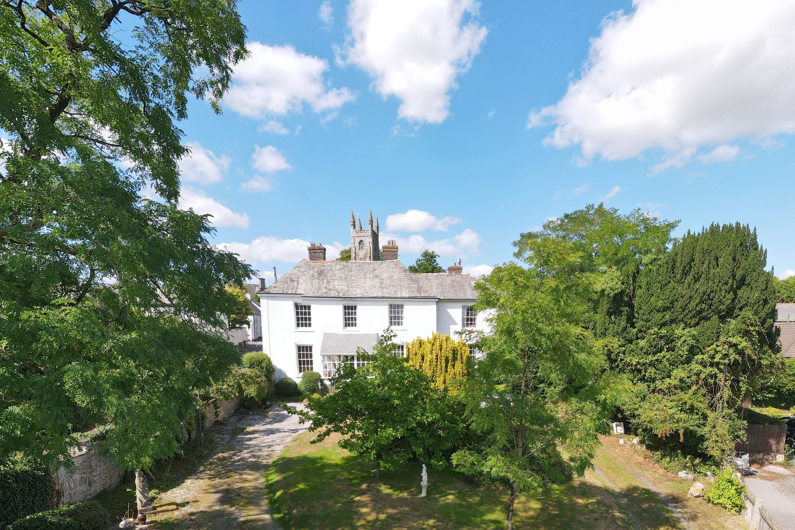 A lovely Georgian townhouse in Cornwall that can be adapted to suit any ...