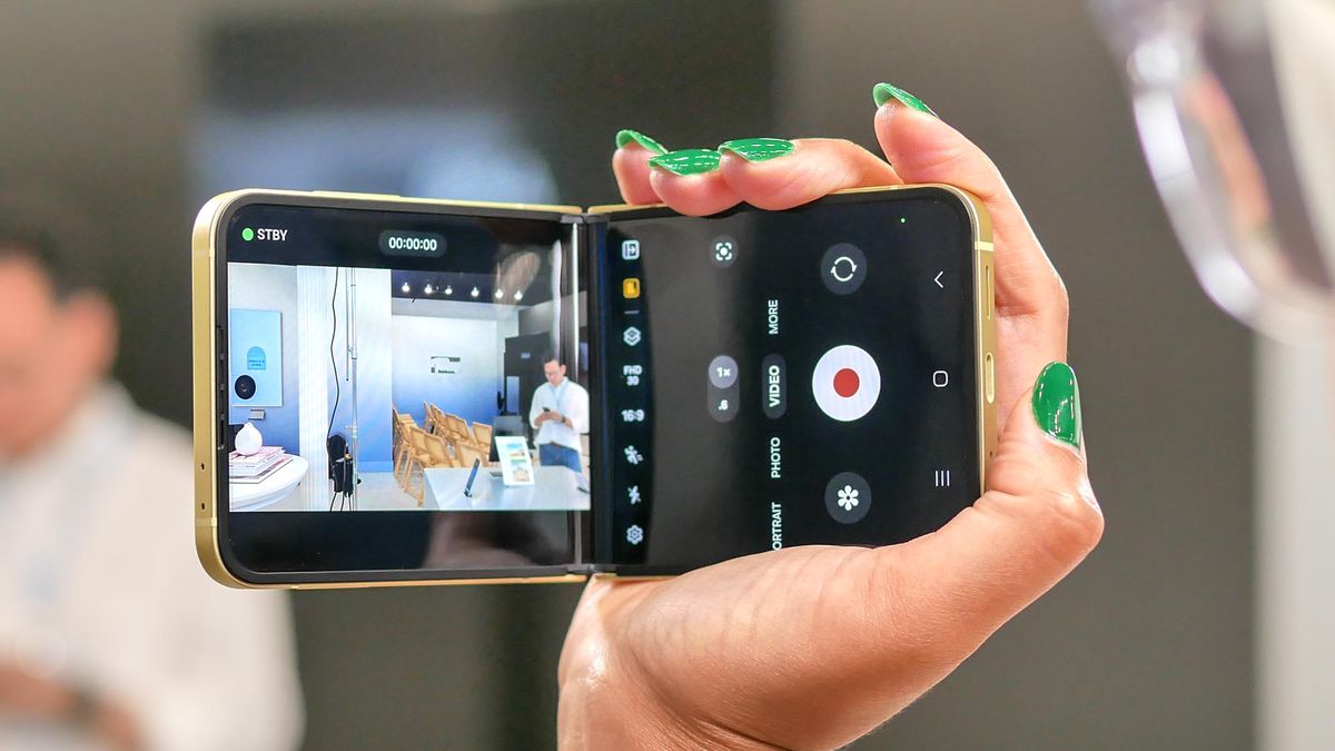 Samsung Galaxy Z Flip 6: Price, release date, features and more | Tom's ...