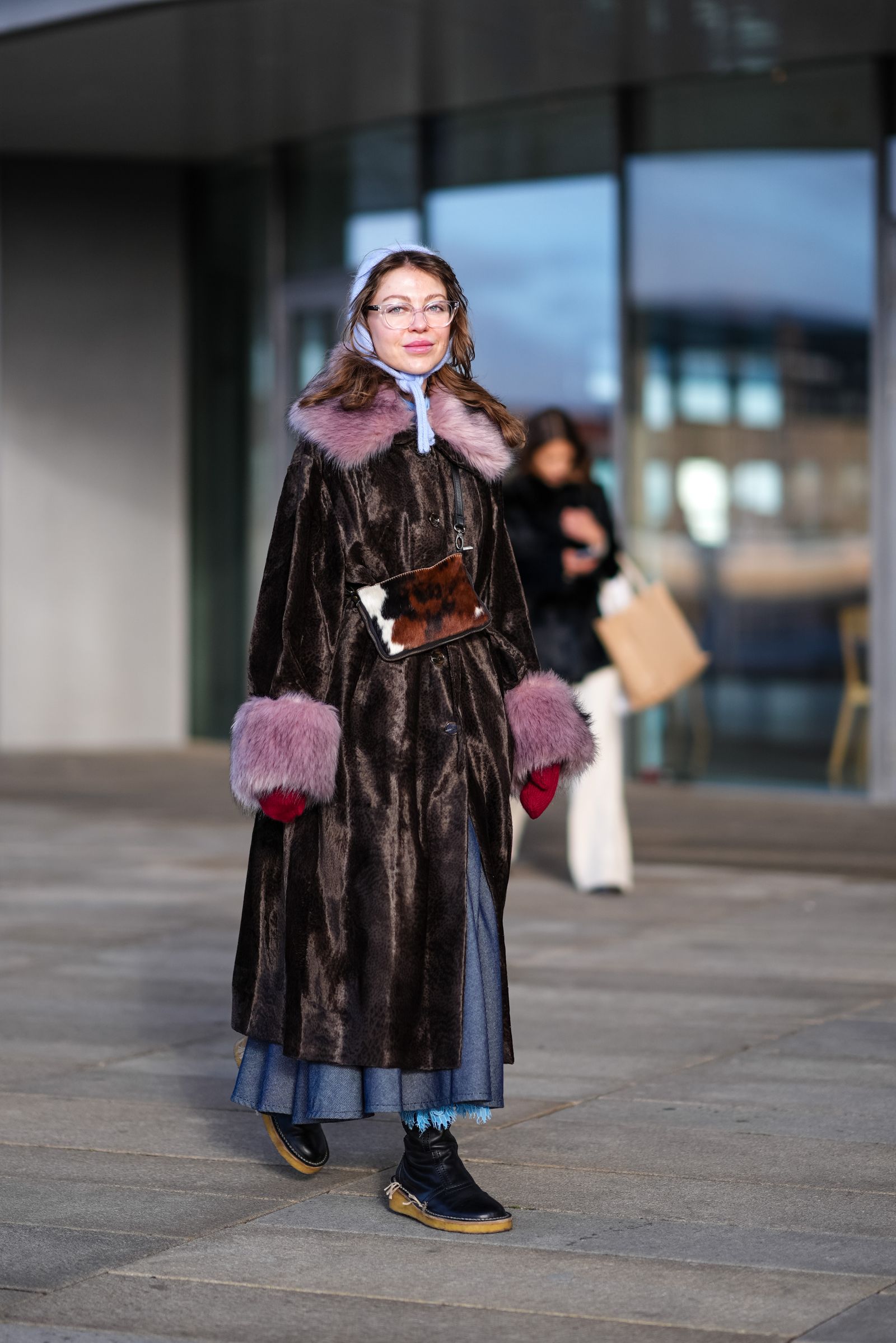 12 Faux Fur Coat Outfits to Look Put-Together—Even When It’s Freezing ...