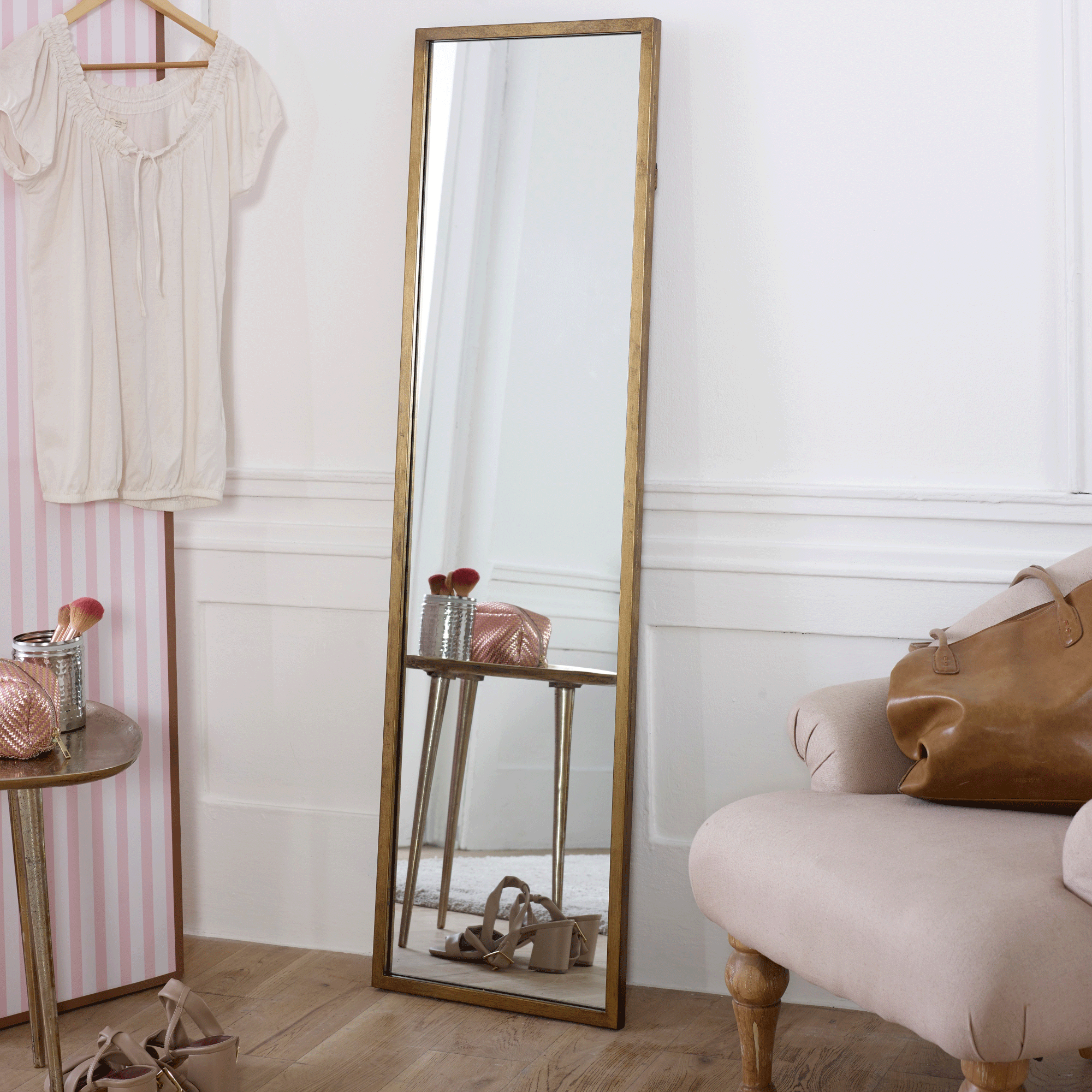 Small bedroom mirror ideas to create the illusion of space | Ideal Home