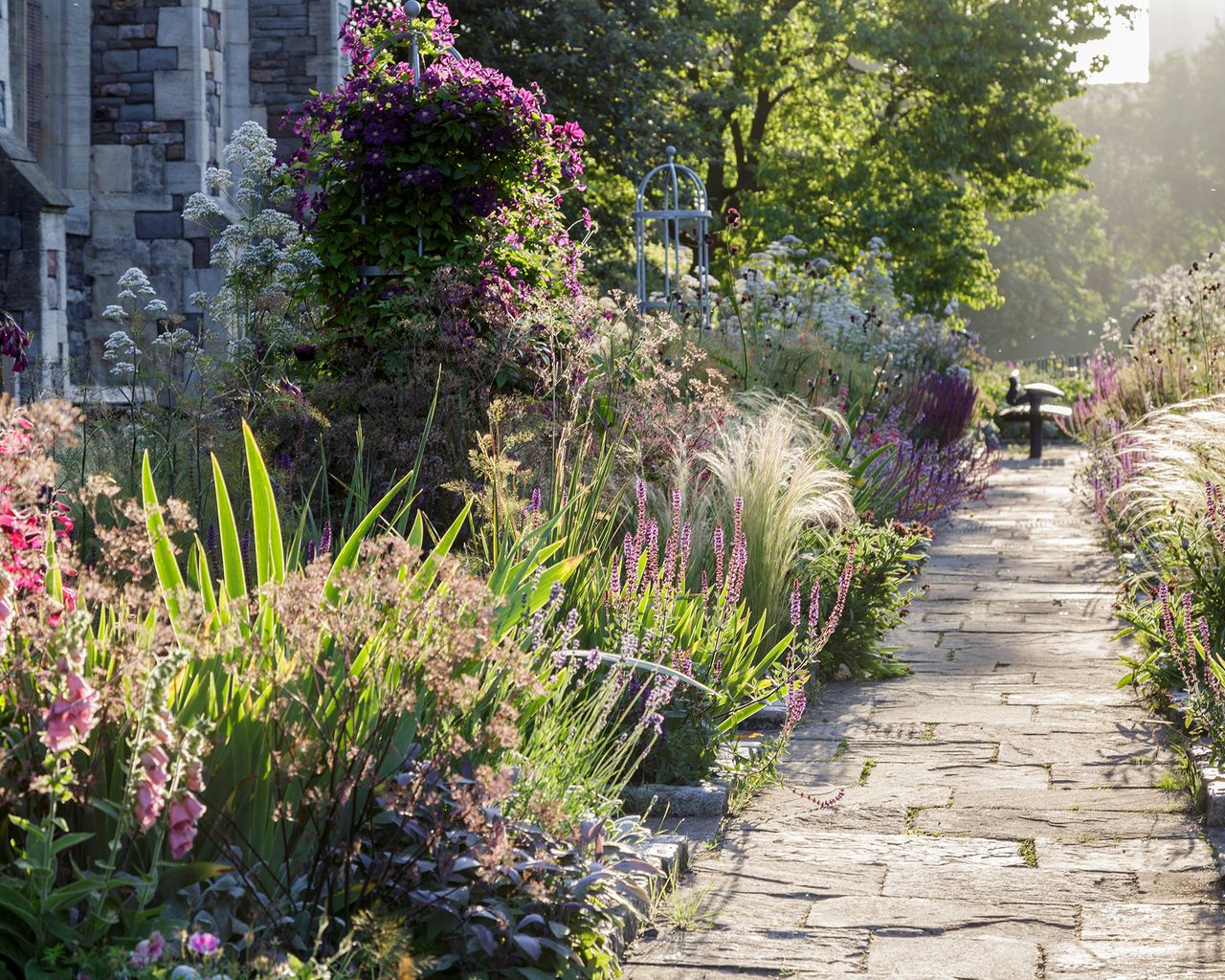 Rewilding – the latest garden trend – 10 ways to rewild your outdoor ...