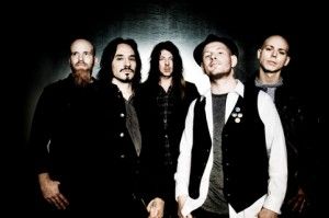 Stone Sour Offering Fans Clip of "Absolute Zero" | Guitar World