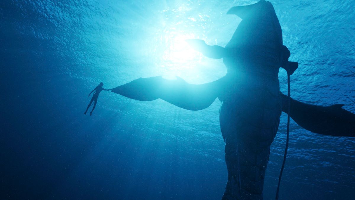 James Cameron's Dazzling Underwater Technology Is The Standout Of The ...