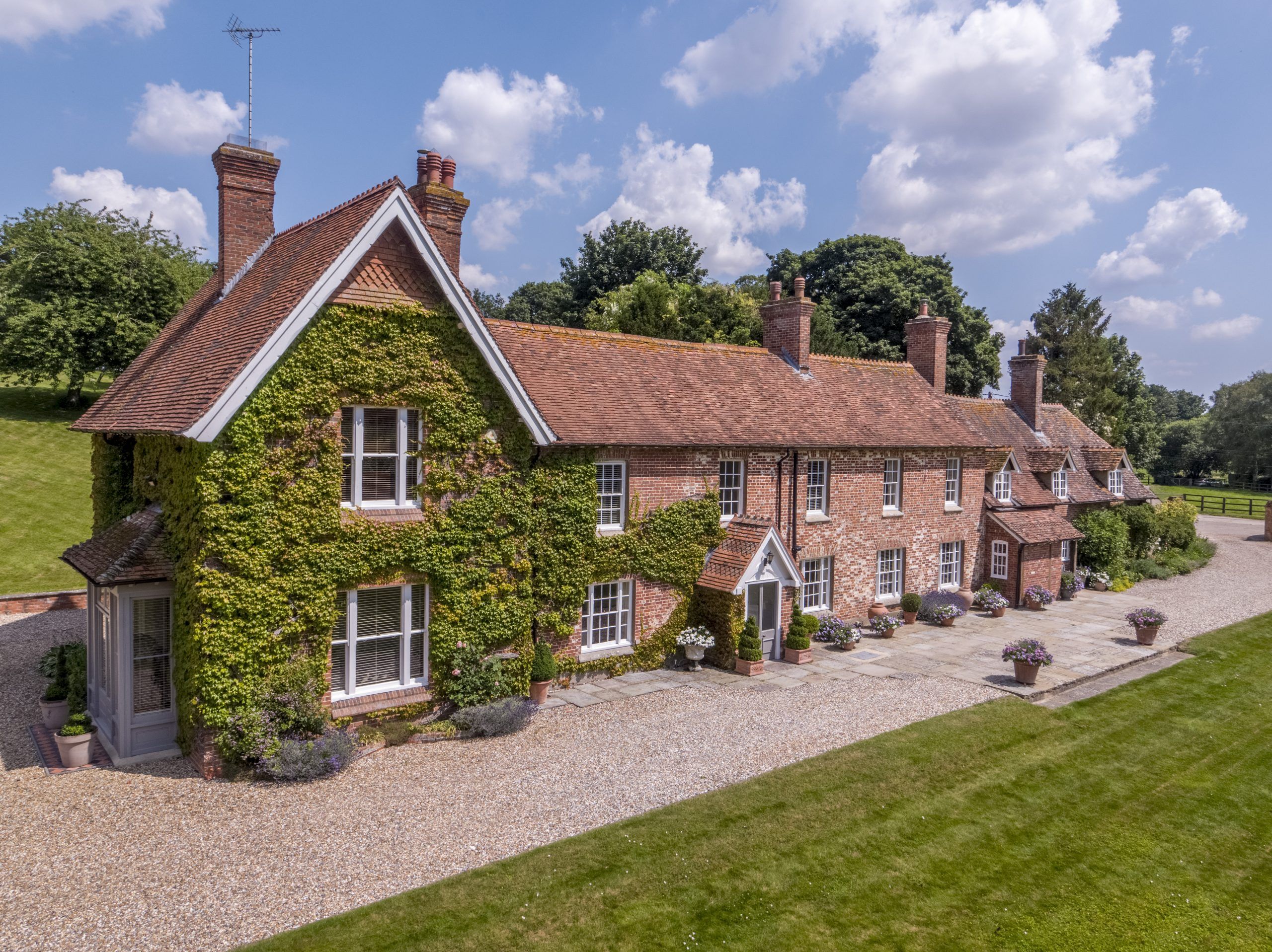 The Queen's former racehorse stables are up for sale, along with a ...
