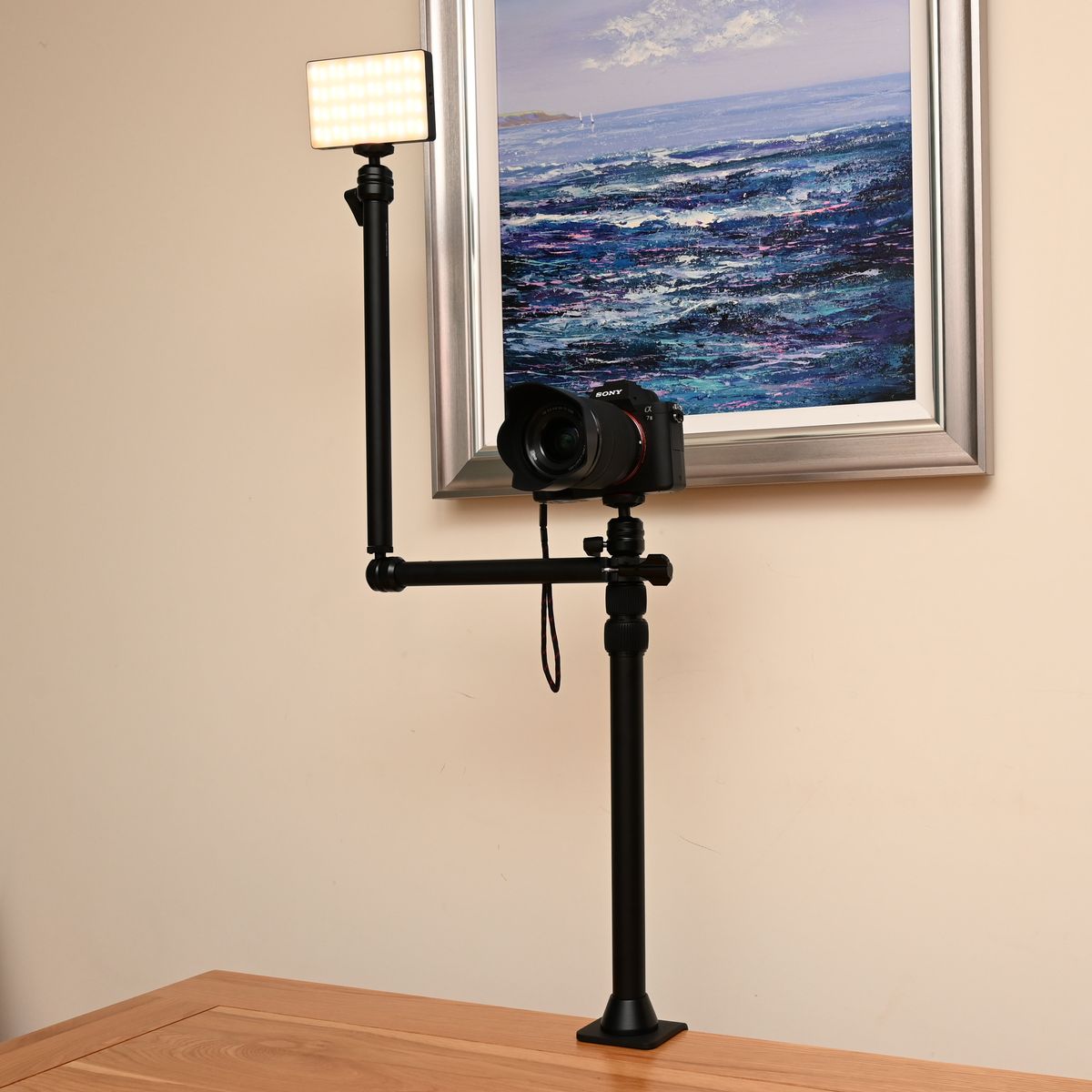 Neewer Table Top Stand review: a really solid desk mounting stand with ...