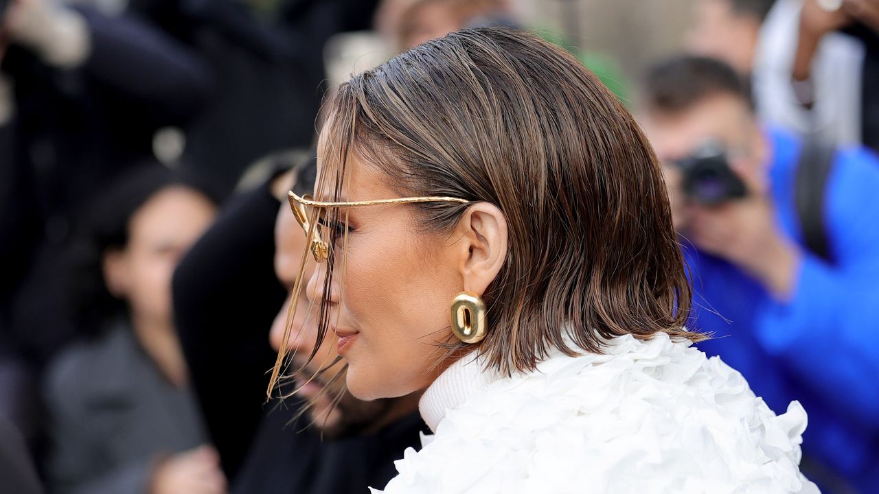 JLo debuts ultra short bob haircut in Paris | Woman & Home