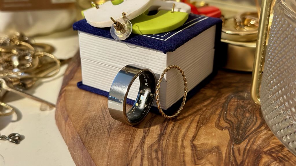 Smart rings vs. smartwatches: Every key and hidden difference, from ...