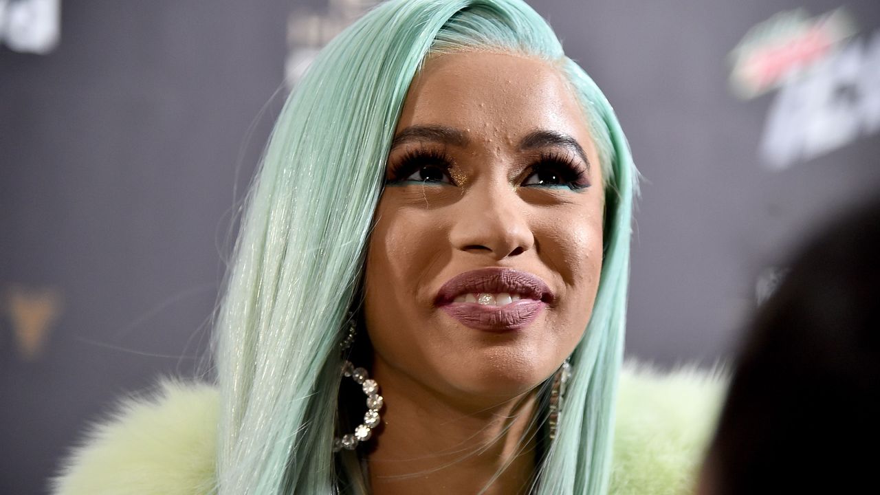 Cardi B's Abs at the Billboard Music Awards Are My Favorite Part of ...
