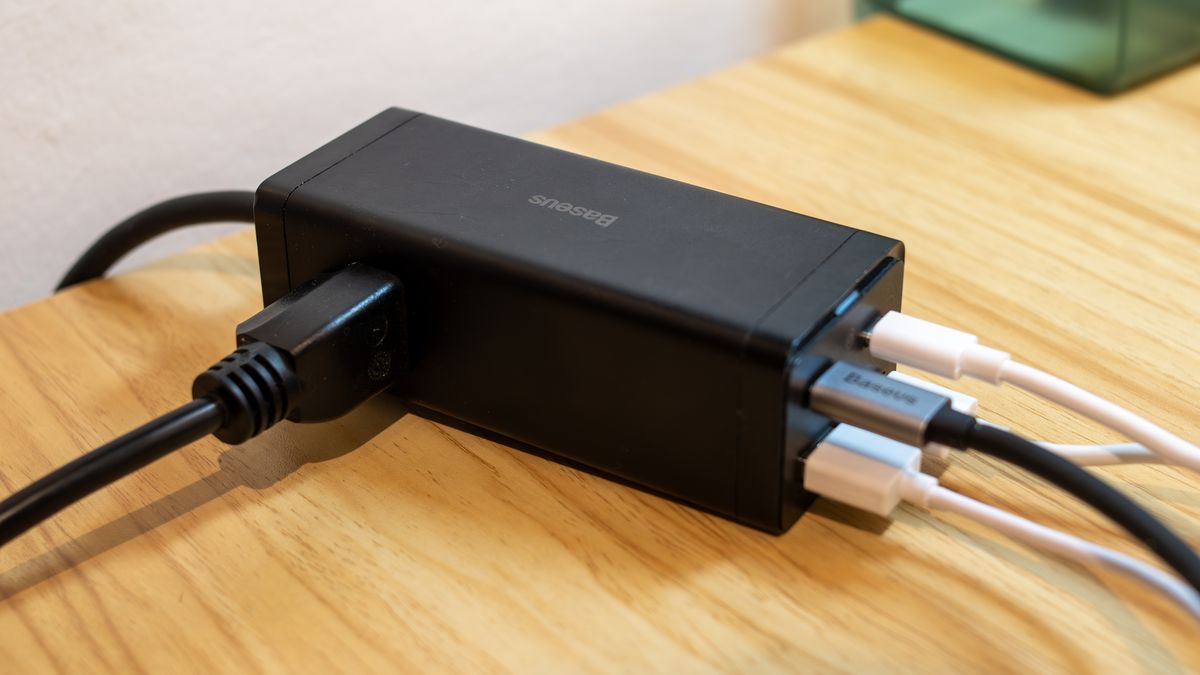 Review: This Baseus charging station makes me worry less about outlets ...