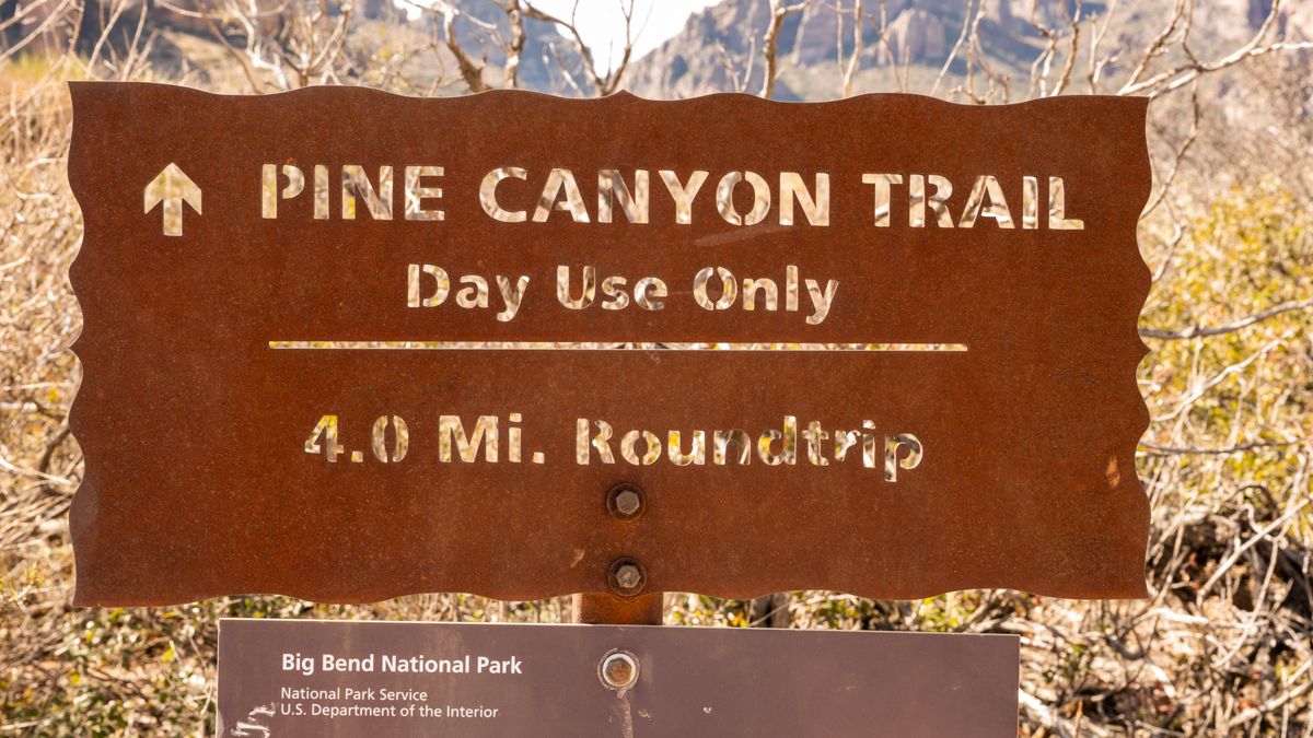 Hiking trail signs: what they mean and how to use them | Advnture