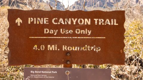 Hiking trail signs: what they mean and how to use them | Advnture