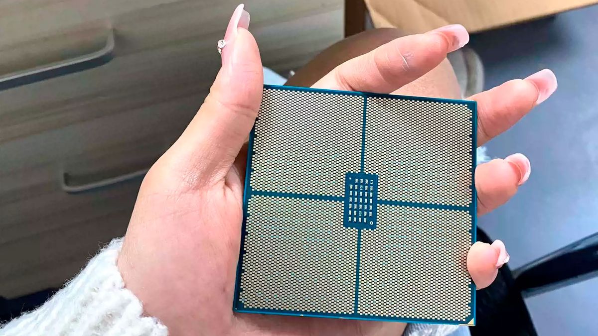 AMD Genoa-X 96-Core CPU With 1.1 GB of L3 Cache Listed For $1,300 on ...