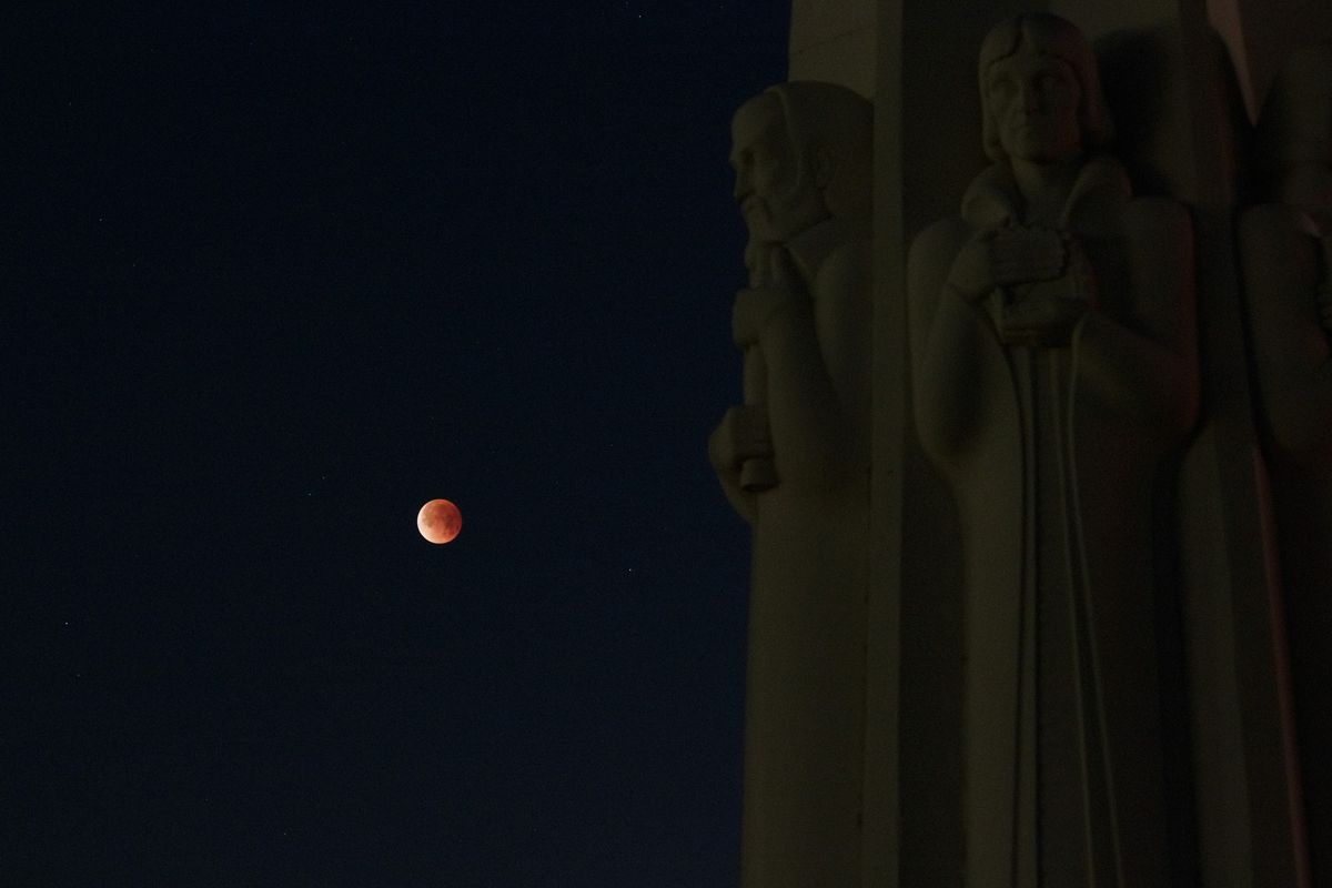 In Photos: The Rare Super Blue Blood Moon Lunar Eclipse of 2018: Page 6 ...