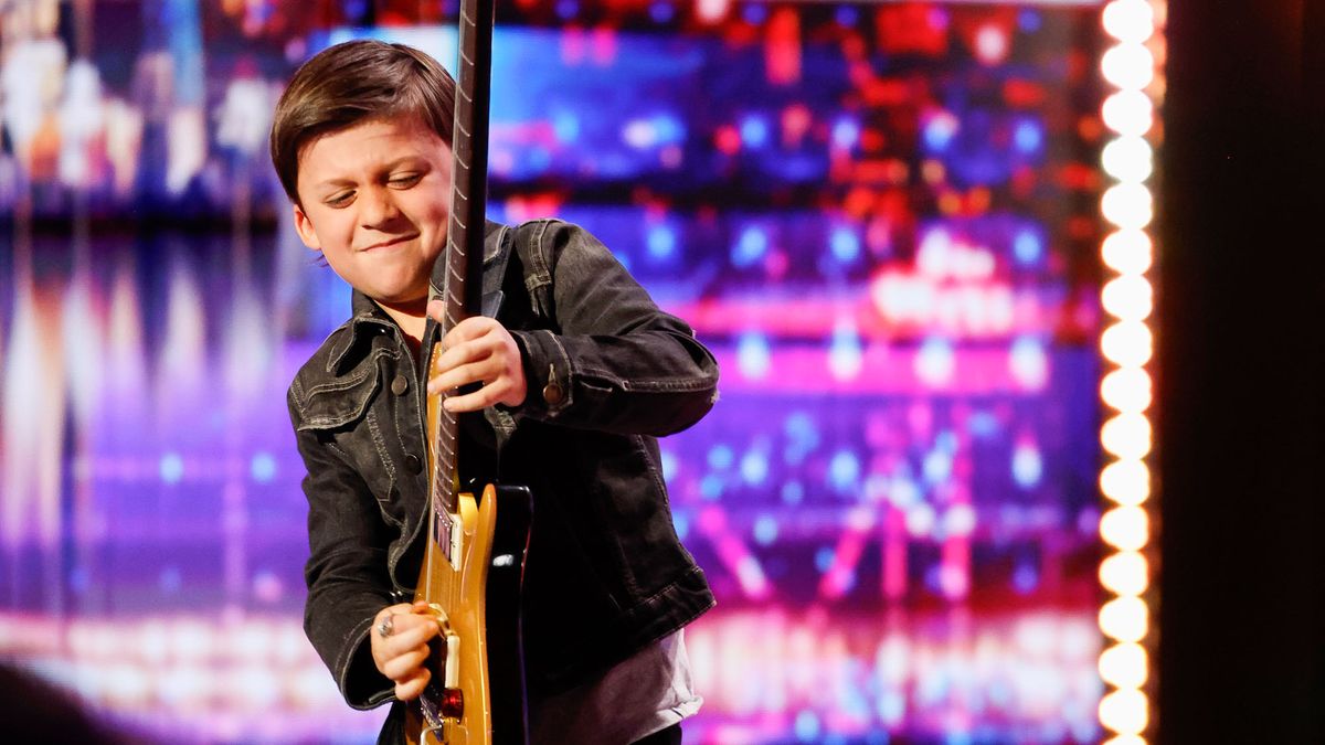 10-year-old Bay Melnick Virgolino shreds Lenny Kravitz | GuitarPlayer