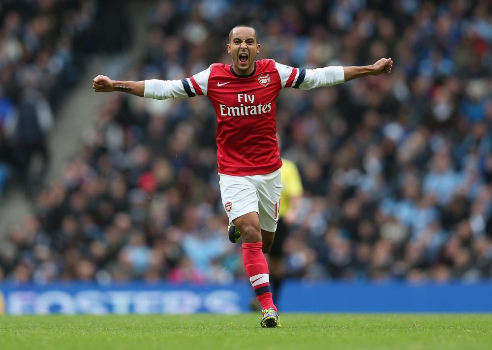 Walcott returns to full training with Arsenal | FourFourTwo