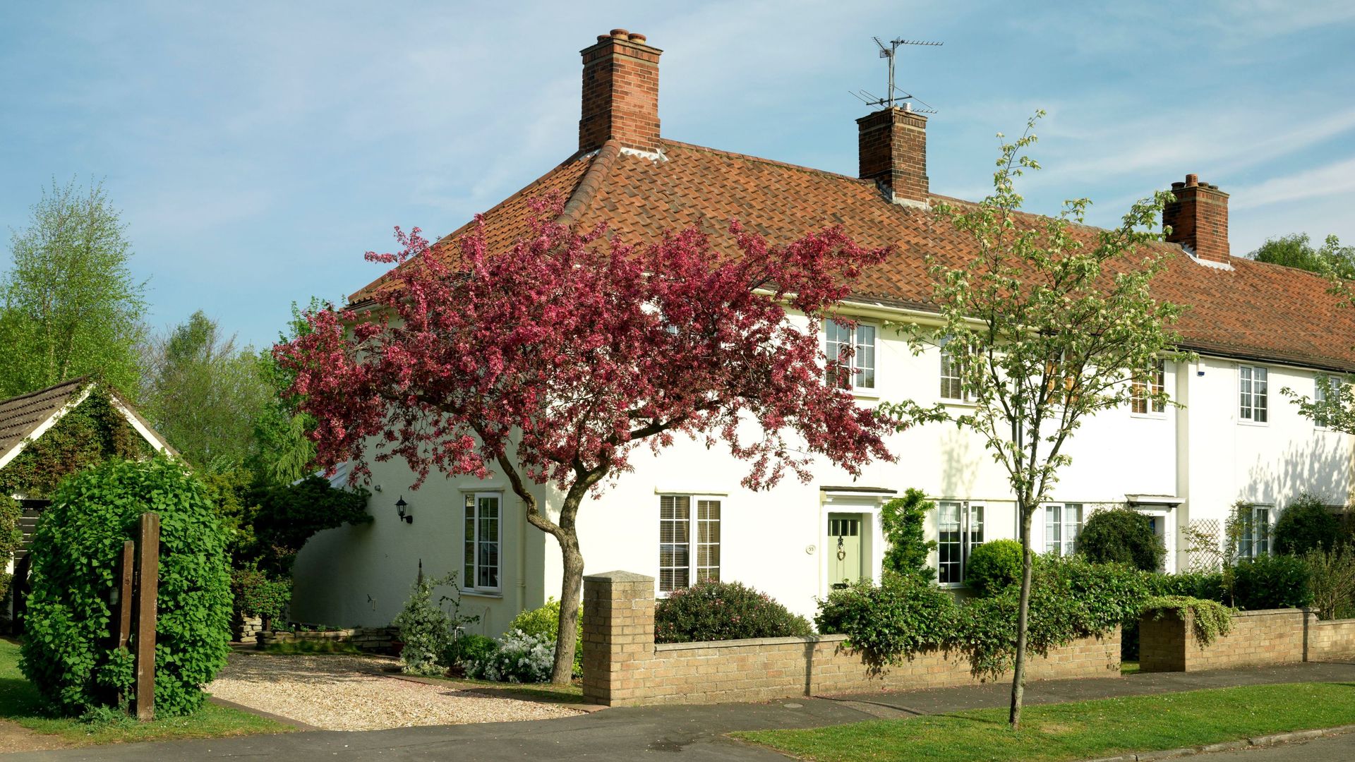 How to hide a heat pump - 4 ways to conceal your exterior unit without ...