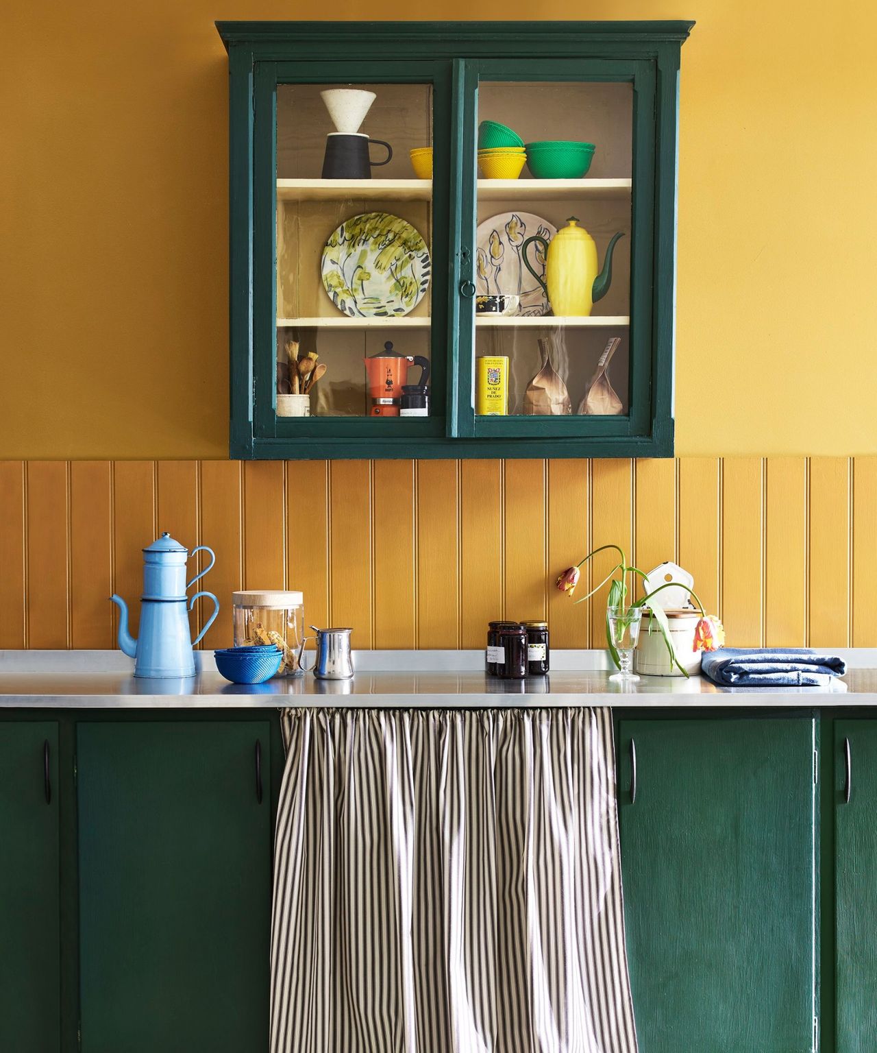 The worst paint colors for small spaces according to experts | Real Homes