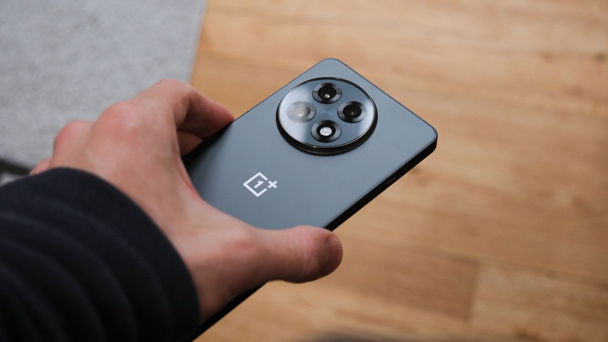 OnePlus 13R review: a gorgeous phone but average cameras | Digital ...