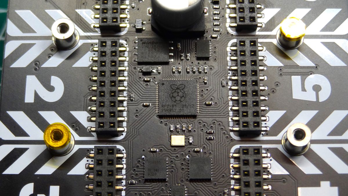 Pimoroni Yukon Review: Yukon Build Your Dream Robot | Tom's Hardware