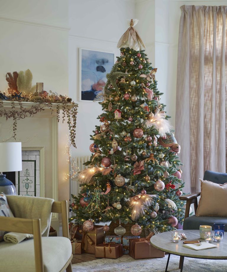 Christmas tree topper ideas: 15 stylish looks for your tree | Homes and ...