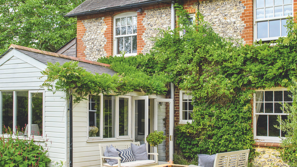When to cut back ivy – an expert guide | Ideal Home