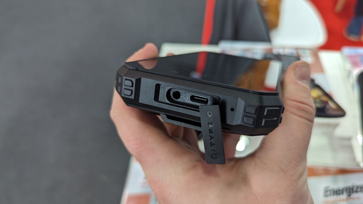 Energizer is back with a phone that packs a ginormous 28,000 mAh ...