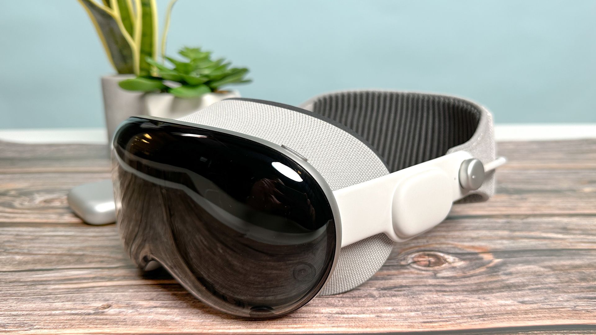Apple Vision Pro 2 just tipped for huge performance upgrade | Tom's Guide
