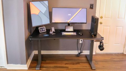 Wide vs narrow standing desk: 4 questions to ask before you buy | Tom's ...