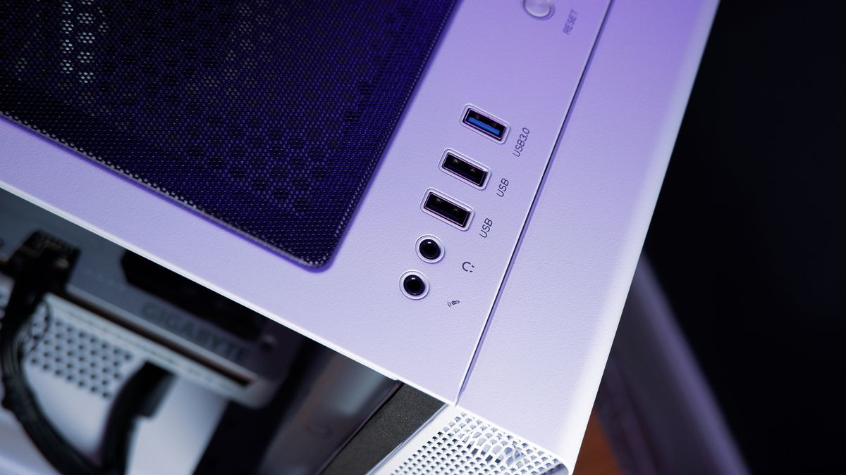 Thermaltake S100 TG Snow Edition review | PC Gamer