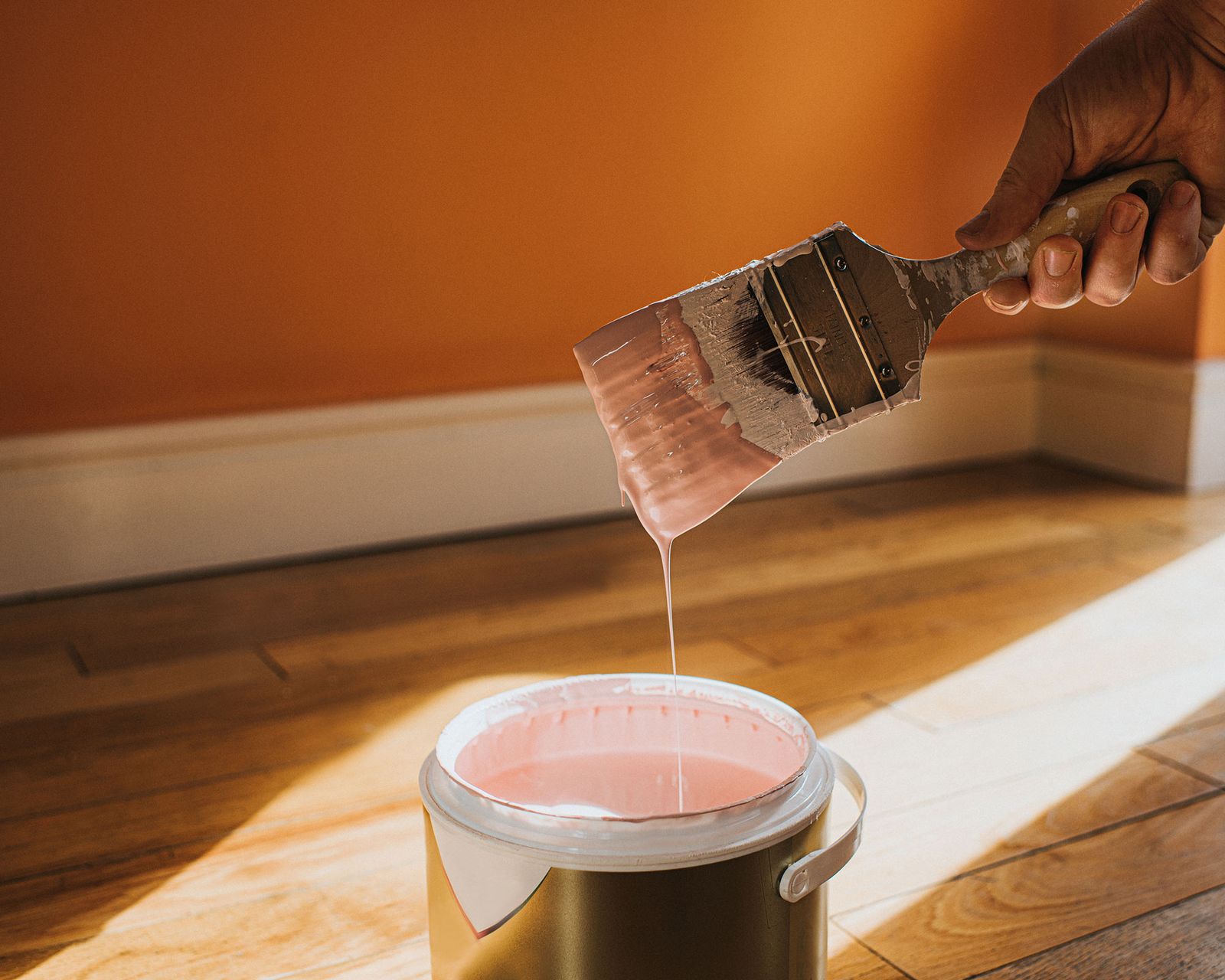 Best paint finishes for living rooms: get an expert finish | Homes and ...