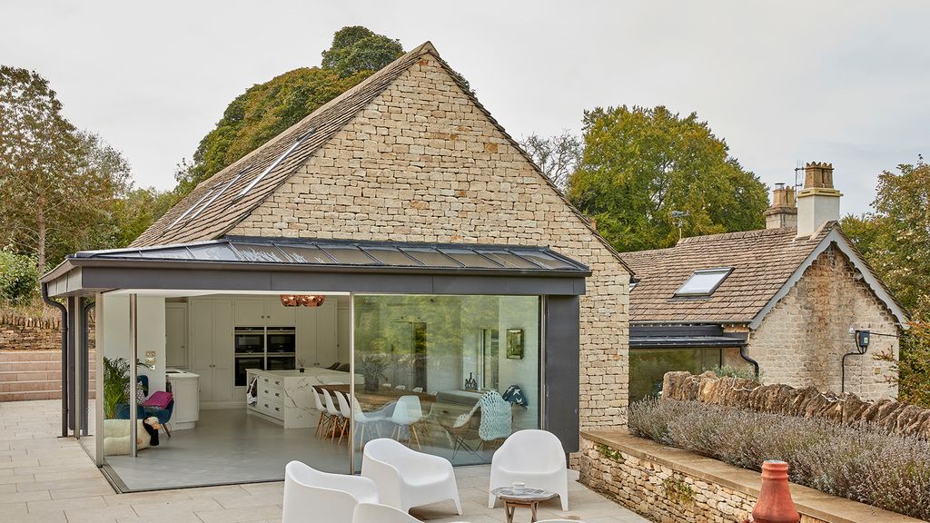 10 beautiful glass kitchen extensions for all homes and budgets ...