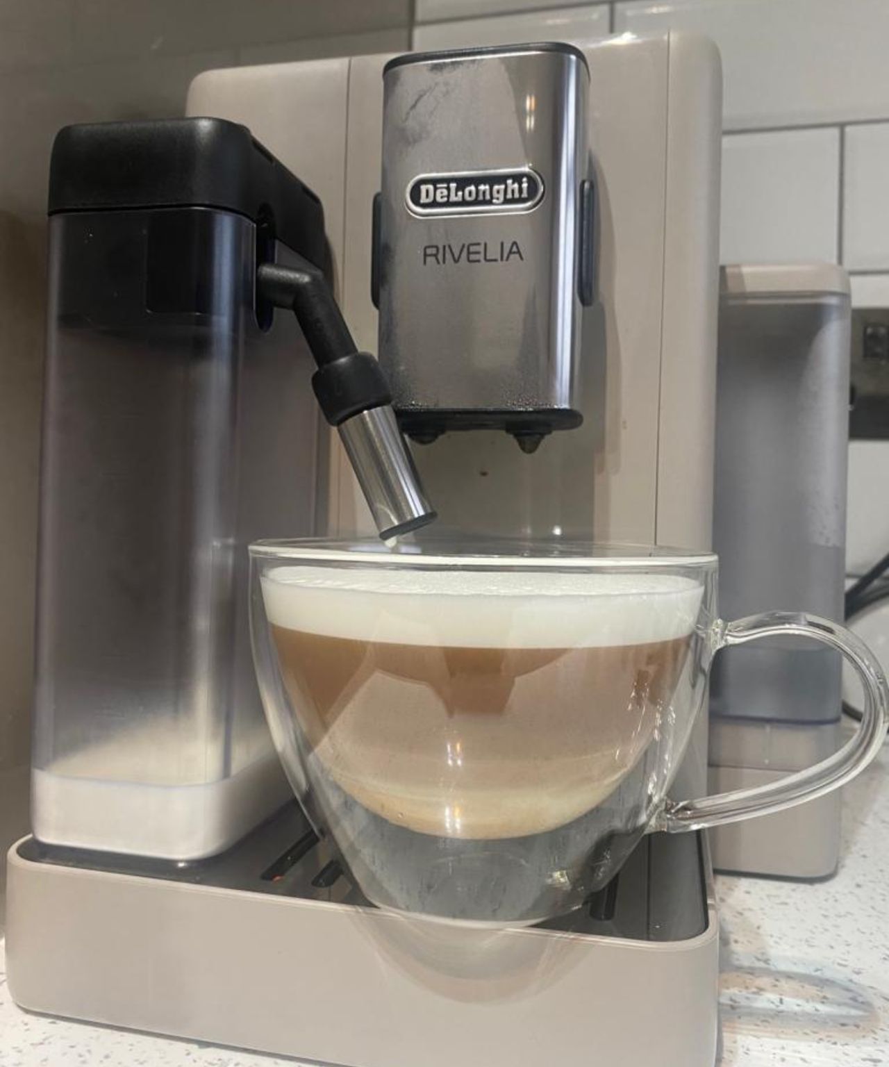 De'Longhi Rivelia coffee maker review | Real Homes