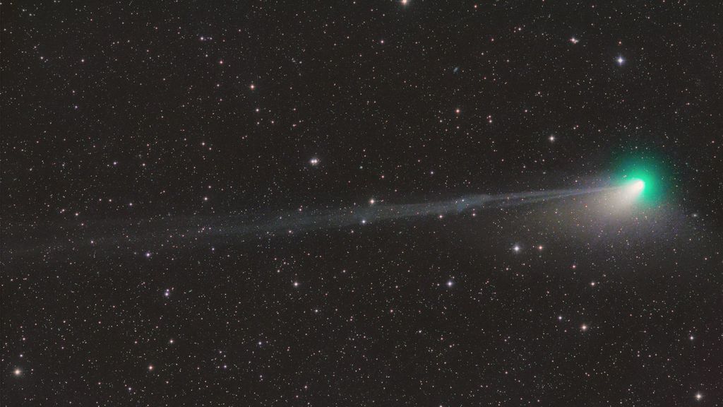 Brilliant green comet loses part of its tail in stunning photo | Space