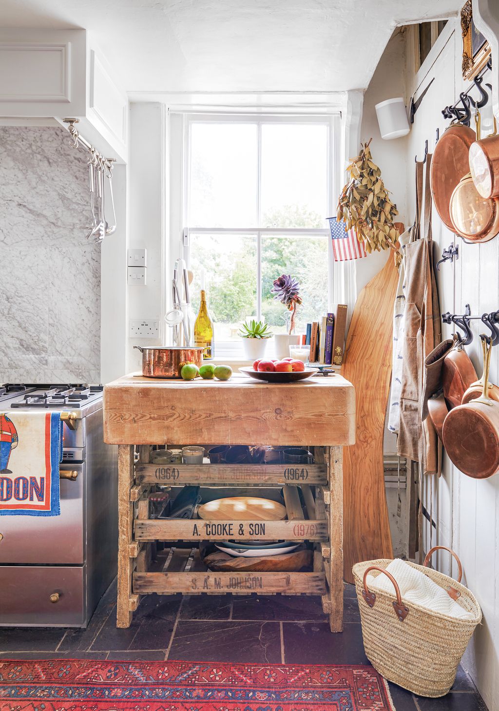 6 reasons why unfitted kitchens are on the rise | Homes and Gardens