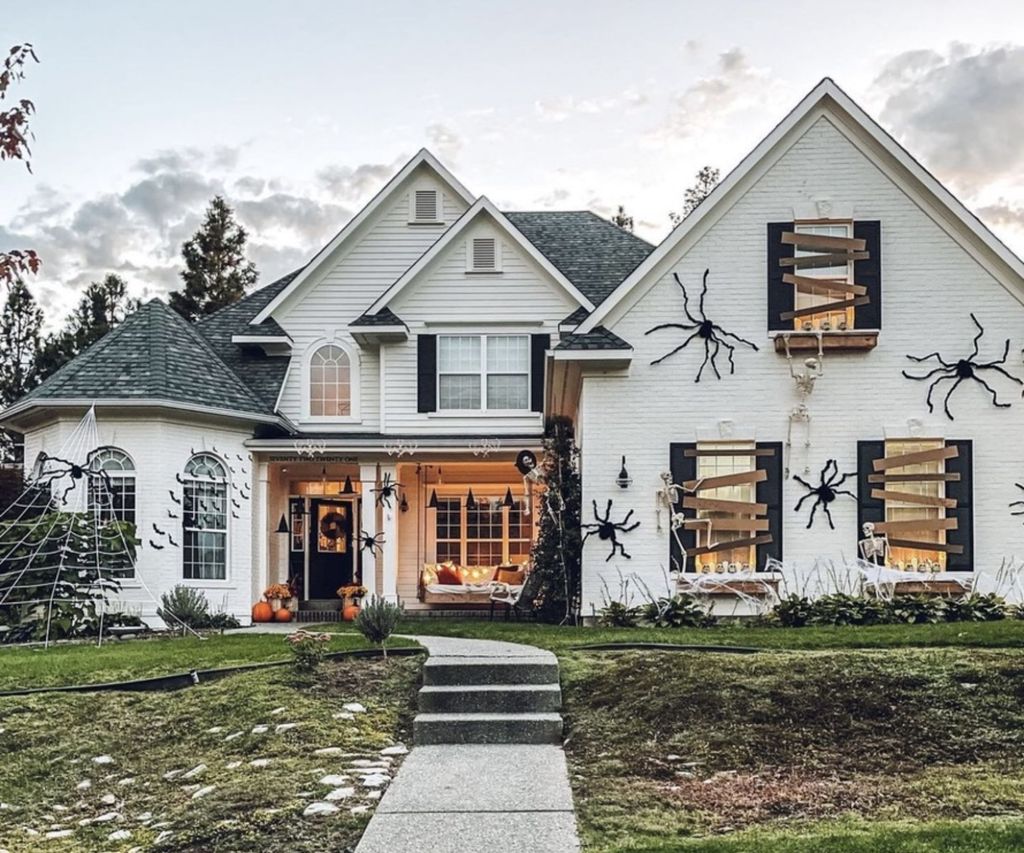 Halloween window decor: 10 spooky ideas for indoors and out | Homes and ...