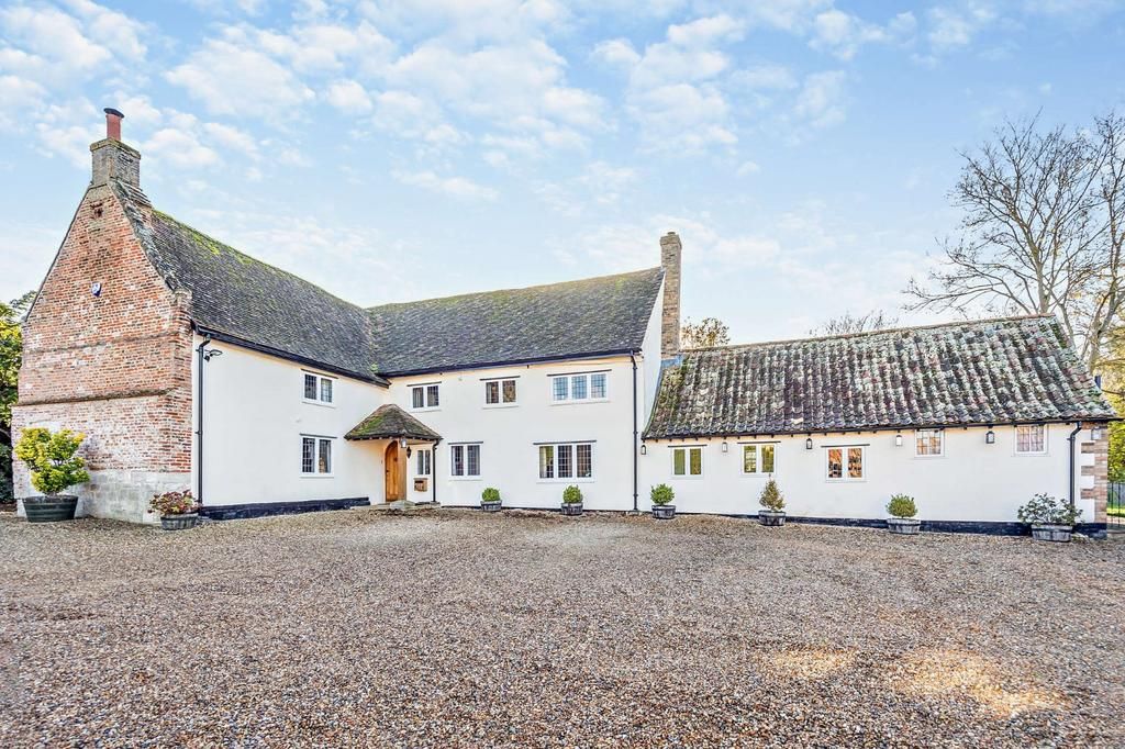 22 country houses for sale, from under £300k to over £5m, as seen in ...