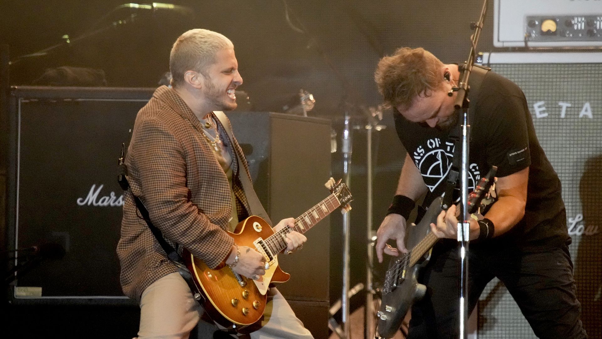 Pearl Jam producer Andrew Watt guests onstage with the band on Alive in ...